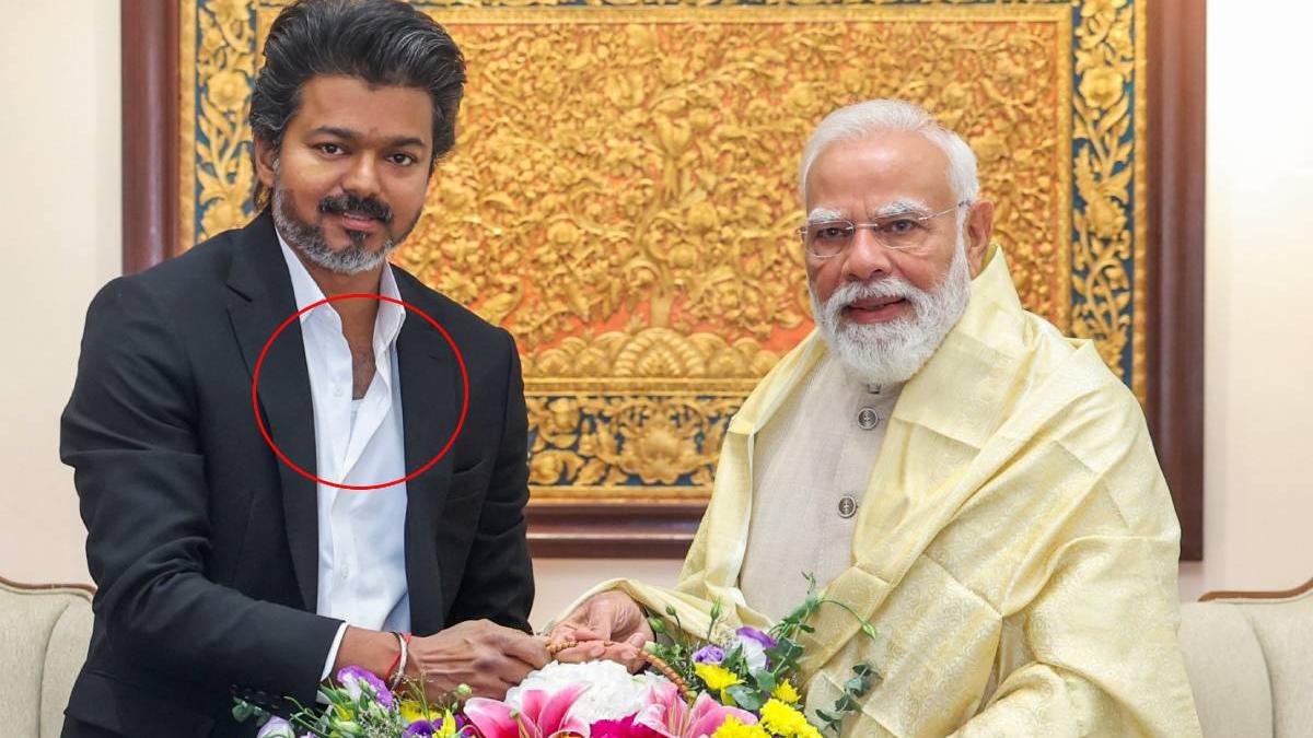 Vijay Dress Controversy | 'പ്രധാനമന്ത്രിയെ കാണാൻ പോകുമ്പോൾ ഇങ്ങനെയാണോ ...