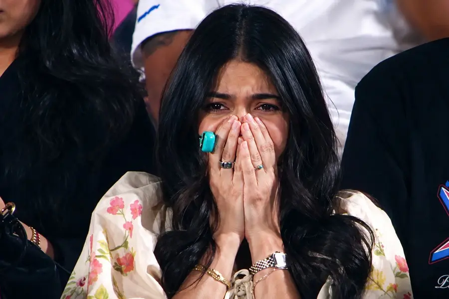Anushka Sharma’s Rs 50 prayer gadget steals IPL spotlight: What was she ...