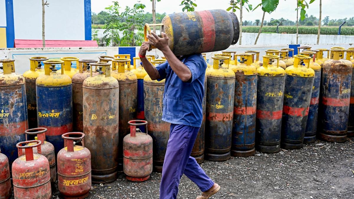 Commercial LPG Price Hike June 2026: 19-kg Cylinder Up Rs 42 in Delhi ...