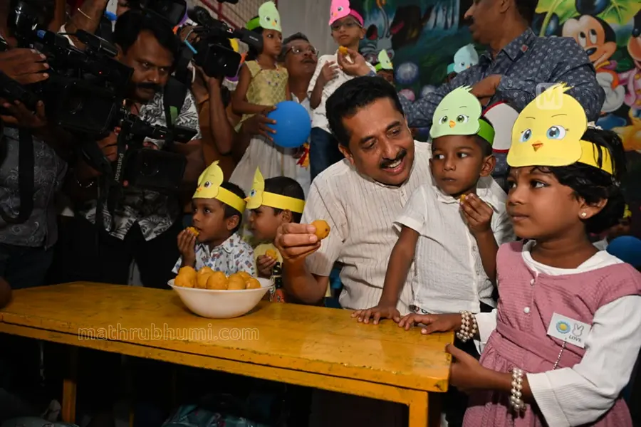 Kerala School Reopening | പുതിയ അധ്യയനവർഷത്തിന് തുടക്കം; സംസ്ഥാനതല ...