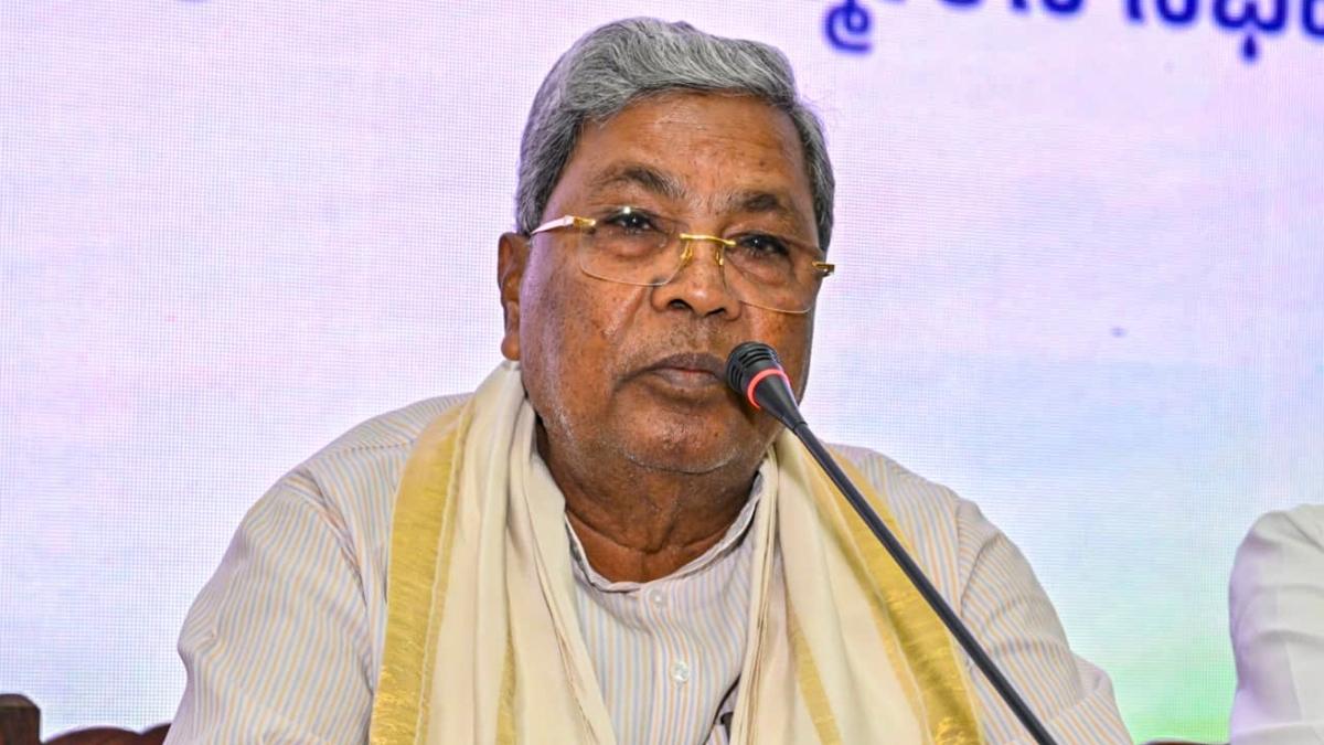 DK Shivakumar to Take Oath as Karnataka CM; Siddaramaiah Joins CWC ...