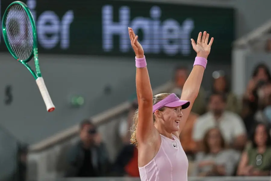 Andreeva of Russia beats Kostyuk of Ukraine to reach French Open final ...