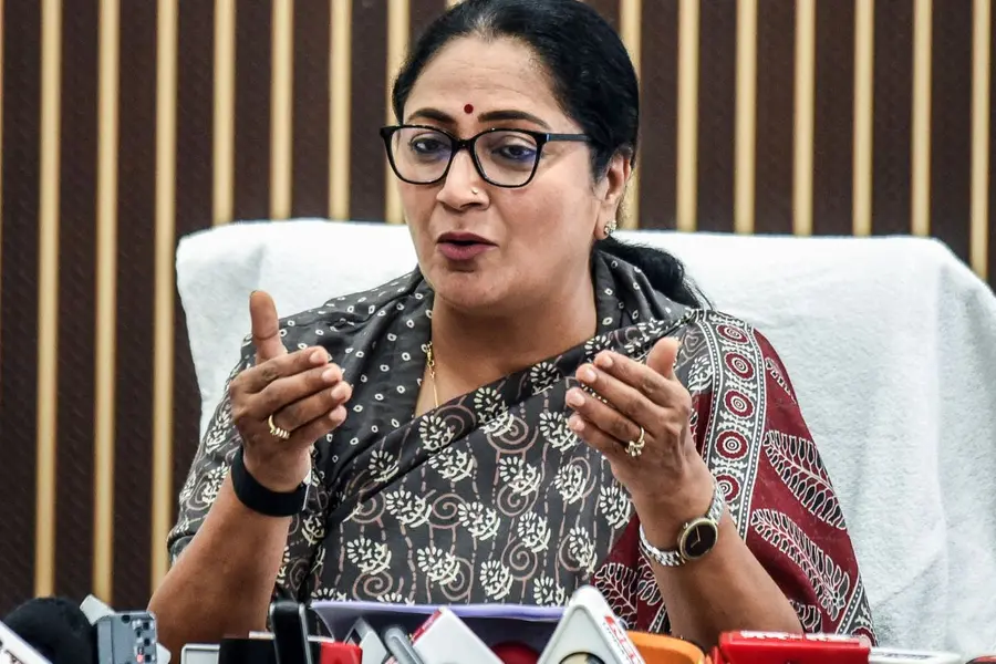 'Water evaporates on the way': Rekha Gupta's Delhi water crisis remark ...