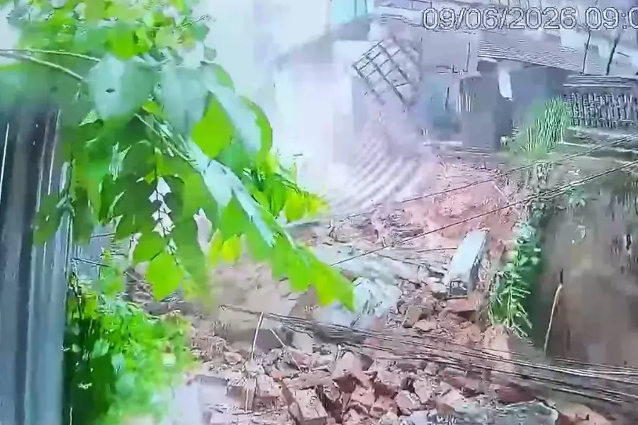 കണ്ണൂരിൽ ശക്തമായ മഴ, മതിലും കെട്ടിടവും തകർന്നുവീണു; ഞെട്ടിക്കുന്ന ...