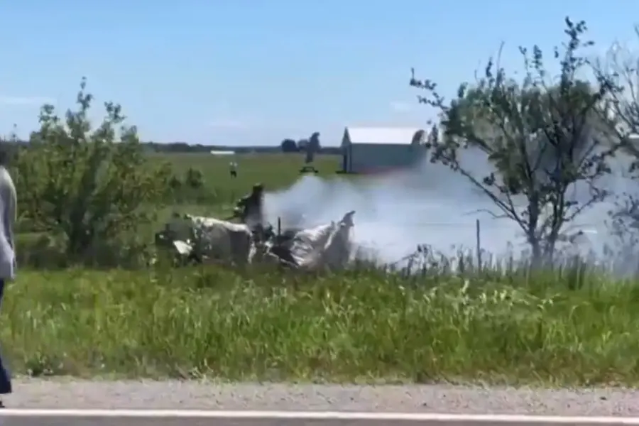 Skydiving plane crashes in Missouri, killing all 12 on board | VIDEO ...