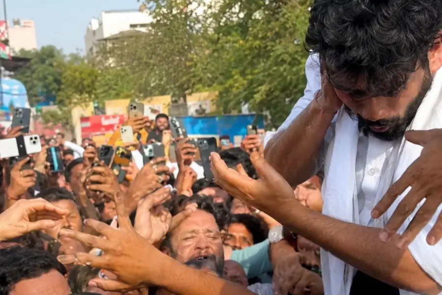 Cockroach Janta Party founder Abhijeet Dipke allegedly slapped during ...