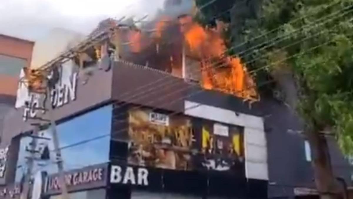 Mysuru Pub Fire Accident | മൈസൂരു റെസ്റ്റോ പബ്ബിൽ വൻ തീപിടിത്തം: രണ്ട് ...