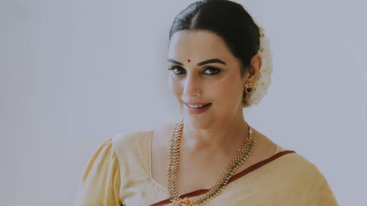Shweta Menon to Resign as AMMA President | Mathrubhumi English