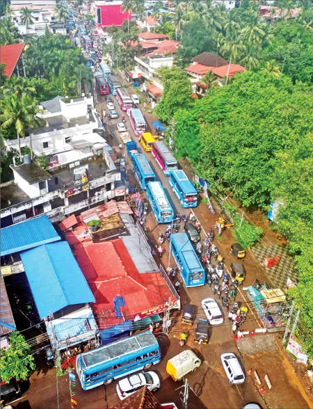 Palakkal concrete road construction causes traffic delays and dangerous ...